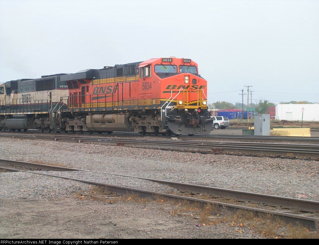 BNSF 5834